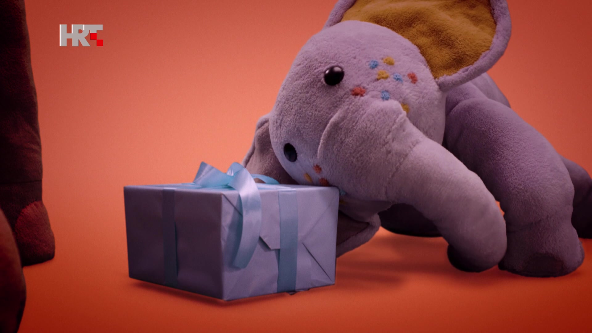 SLONKO ŠȊ NÓVĂ ŽUKURIJA (bajaško rumunjski) - Juhuhu